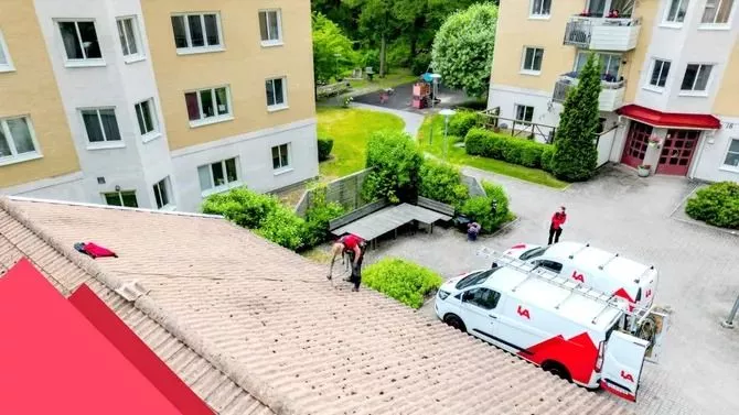 Bli kvitt påväxten med tak- och ­fasadvård, LA Takvård | BRF-Mappen